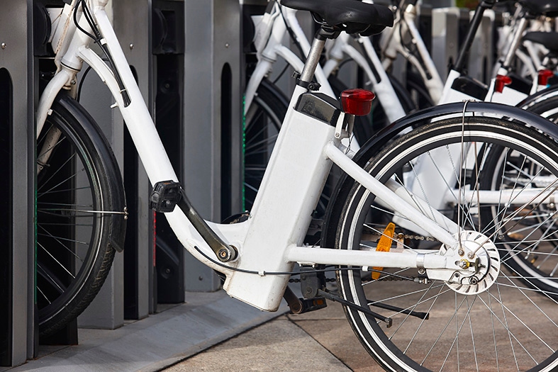 Accu's e-bikes veilig opladen | voorkom accubrand | Nauta.com